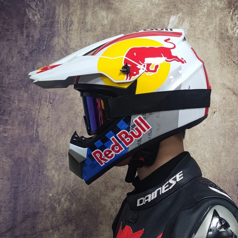 Мотокроссовый шлем