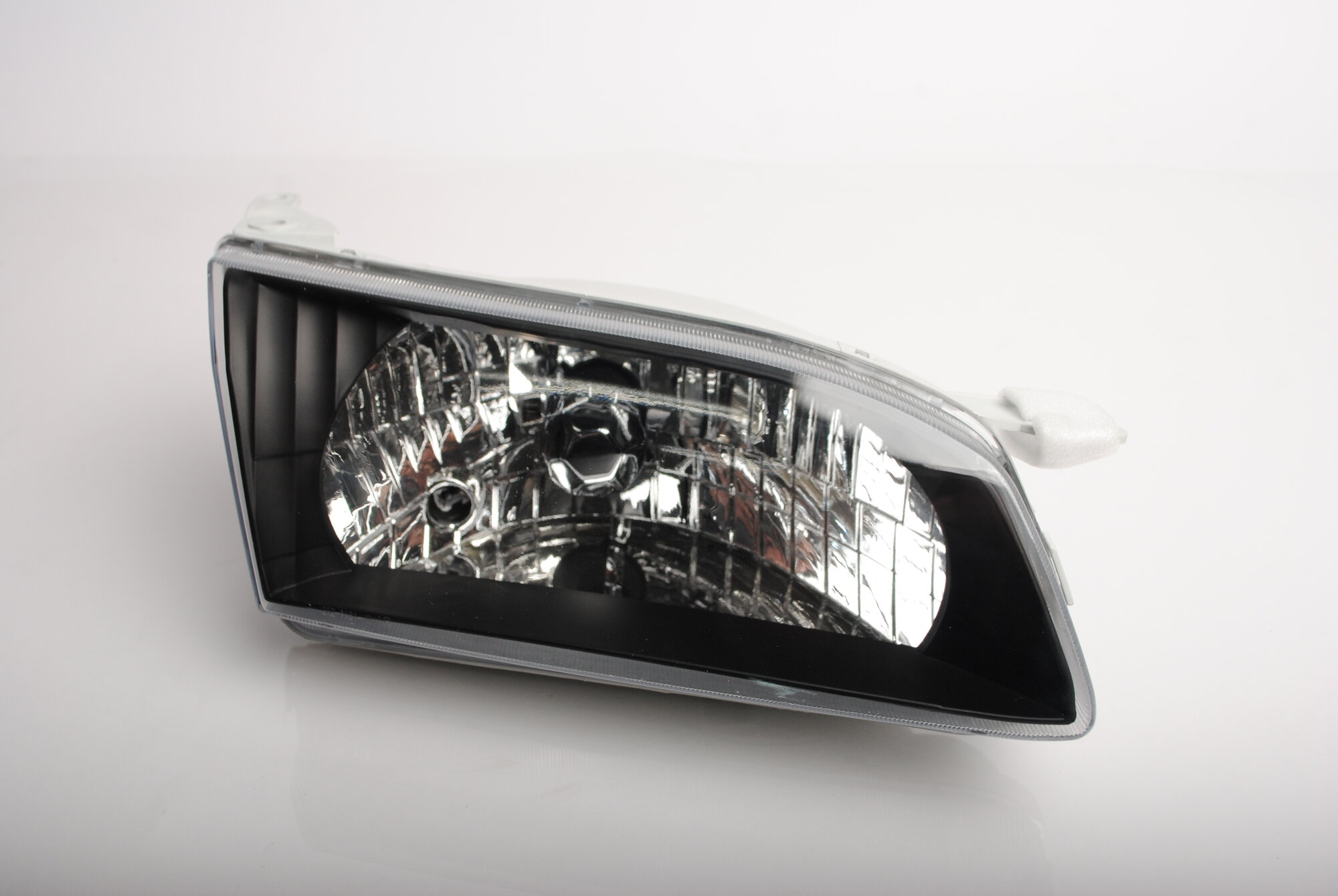 Фара 81150-1E320B Powertec Toyota