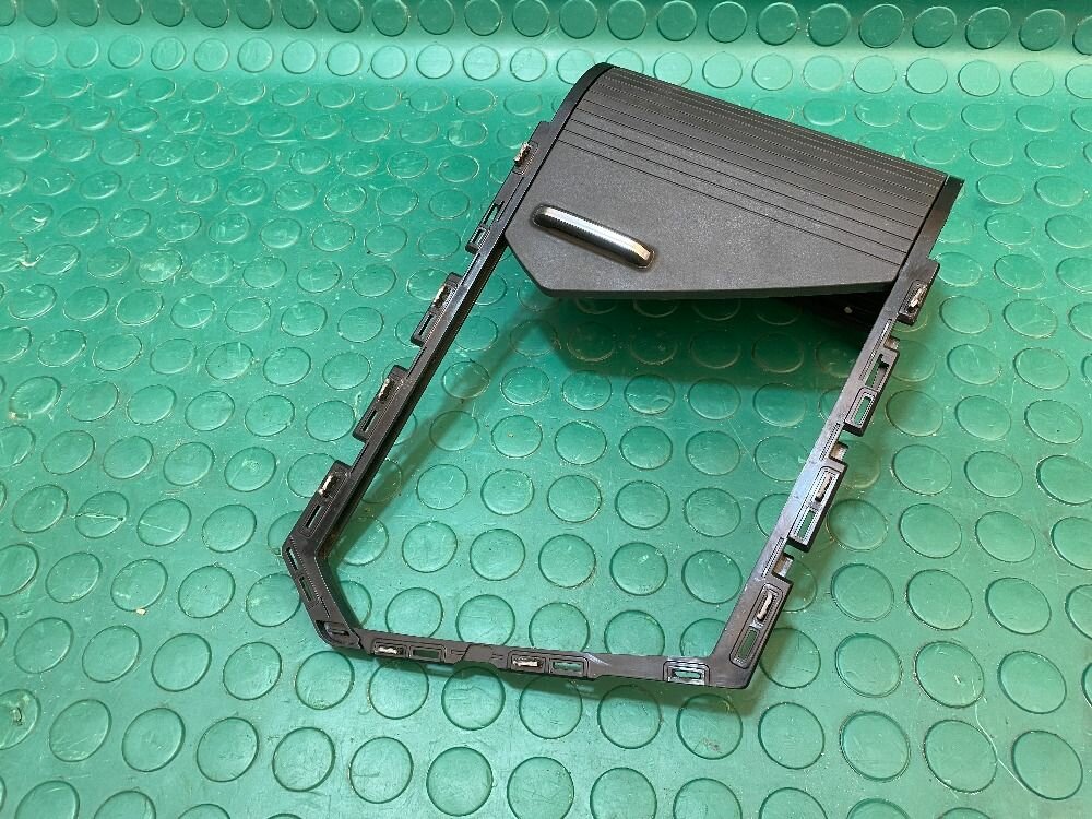 Крышка центральной консоли VW Tiguan II 2016-2020 5Nb862534