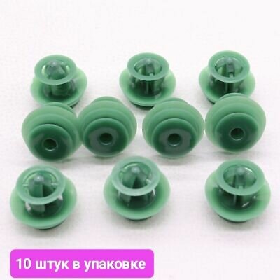 Клипсы крепления обшивки двери багажника на Mazda 3/ Mazda 6