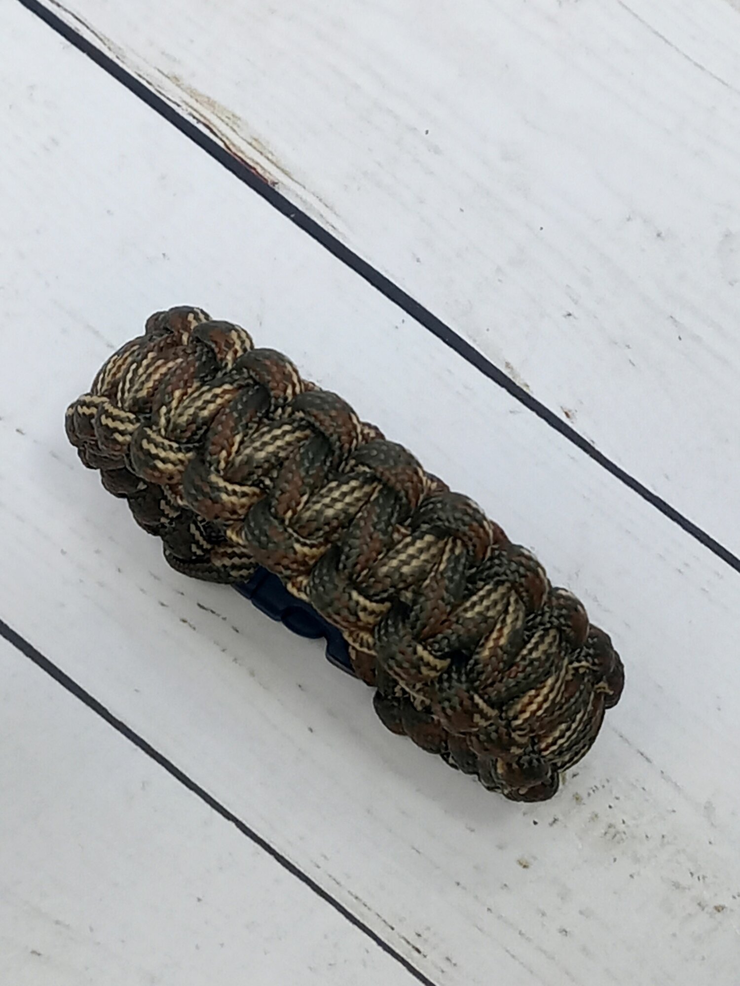 Плетеный браслет