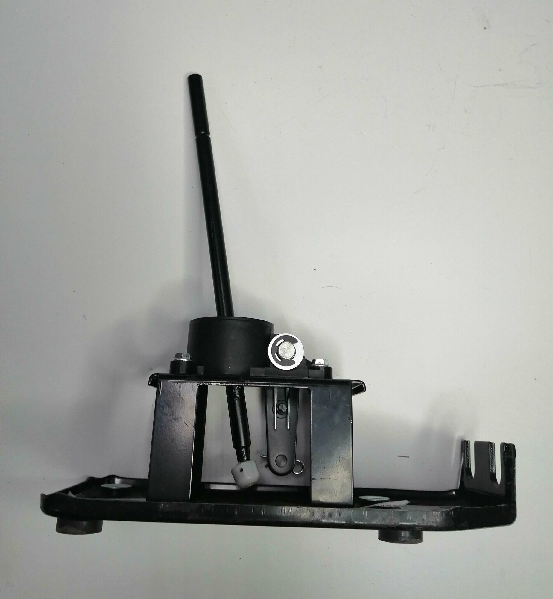 Рычаг переключения передач - кулиса CHERY Vortex Estina [2.0 16V 5MT седан]