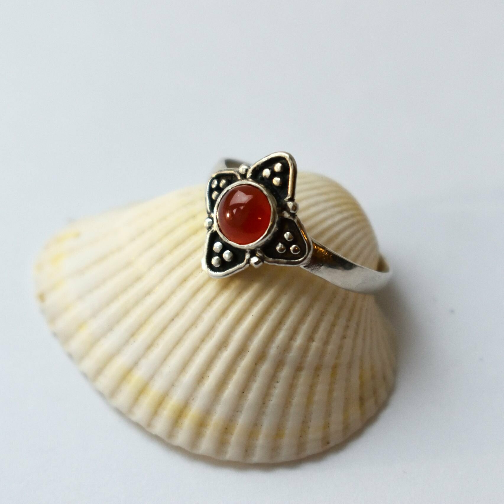 Кольцо тонкое, серебро, 925 проба, сердолик