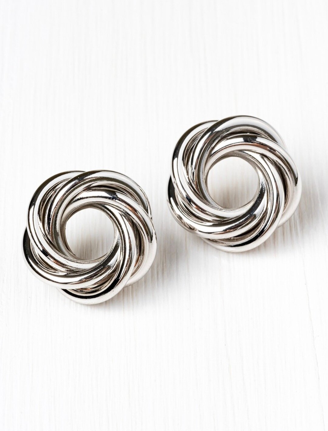 Серьги конго, пусеты