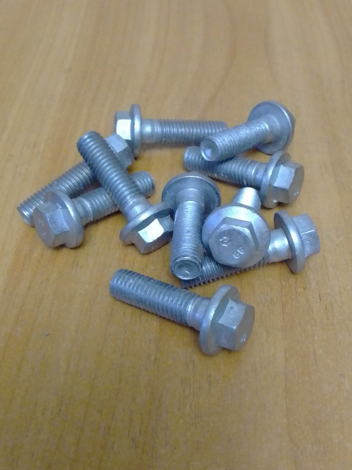 Болт М10х1,5х35 с фланцем для автомобилей. Комплект 10 штук. Красная Этна 4593771167-п29