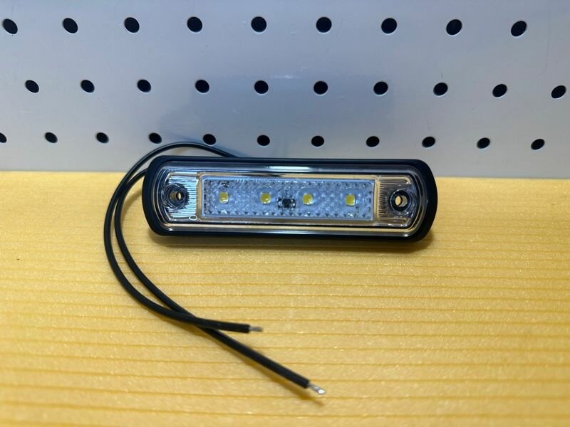 Фонарь габаритный светодиод super slim белый 4 led12v/24v МАН ТГА ТГС ТГХ ТГЛ ТГМ