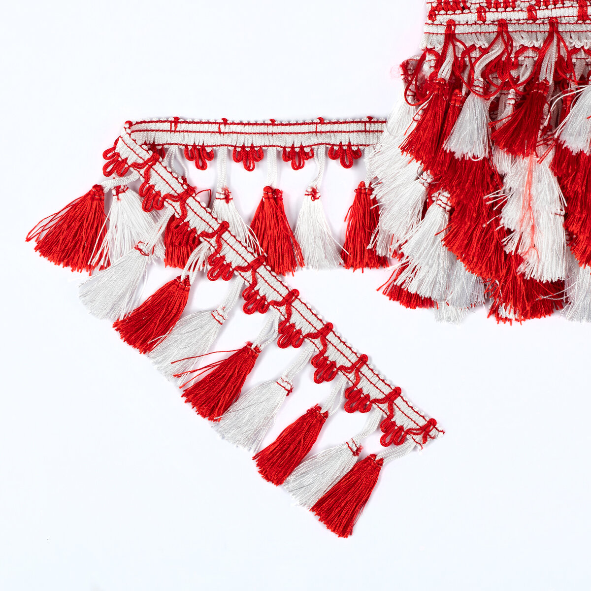 Бахрома "Gamma" 70 мм с кисточками 878 10 м № 270/001 красный/белый