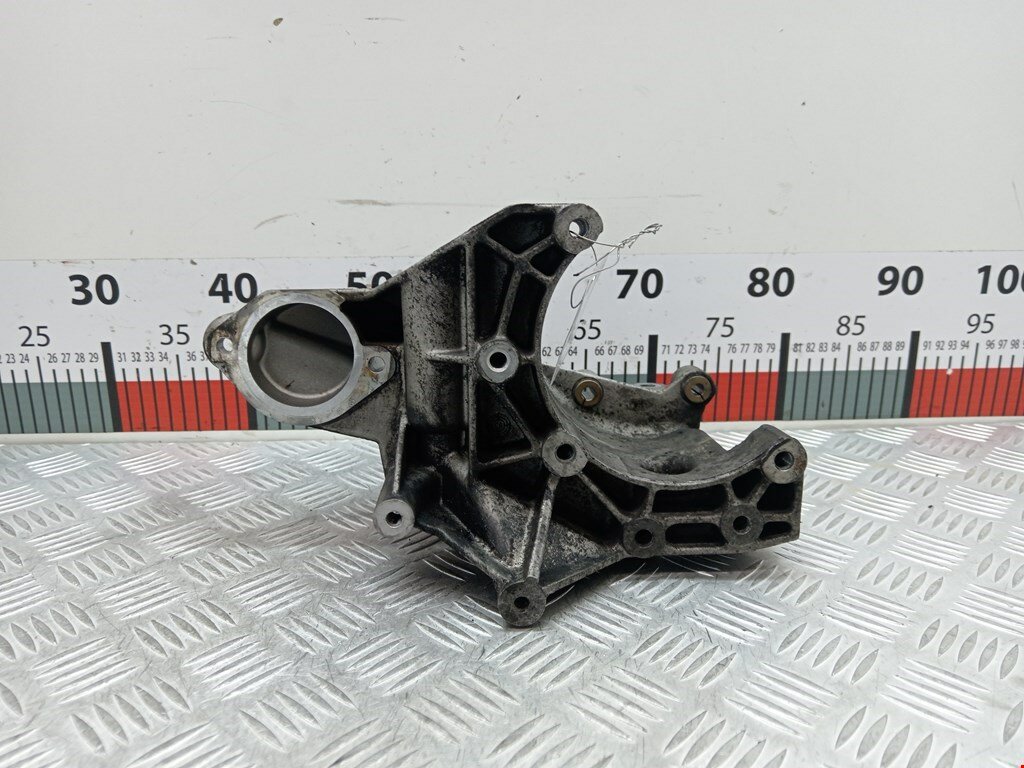 Кронштейн кондиционера Opel Omega B 90501940 арт. 2072716