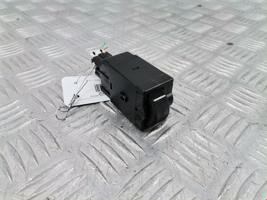 Кнопка корректора фар Mitsubishi Space_Star 1 MR114337 арт. 2093585