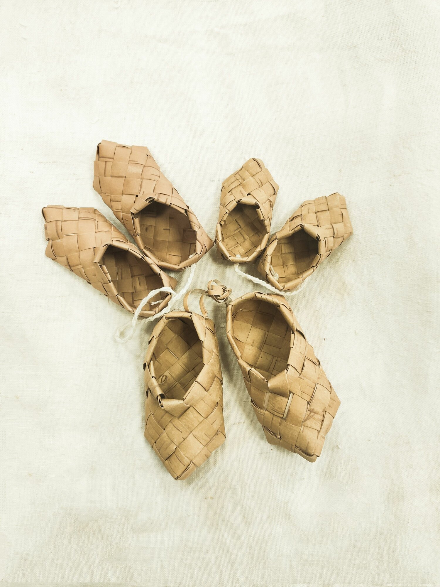 Лапти плетеные сувенирные набор 3 пары