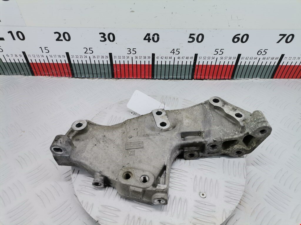 Кронштейн (крепление лапа) двигателя Renault Espace 4 8201011432 арт. 1740236