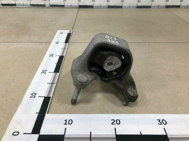 Опора двигателя Lexus RX 350 2015 кат.номер: 1237131360