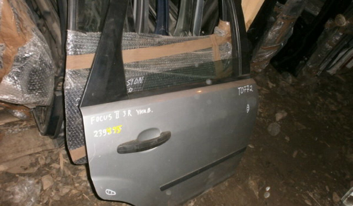 Петля двери задней правой нижняя Focus II Ford