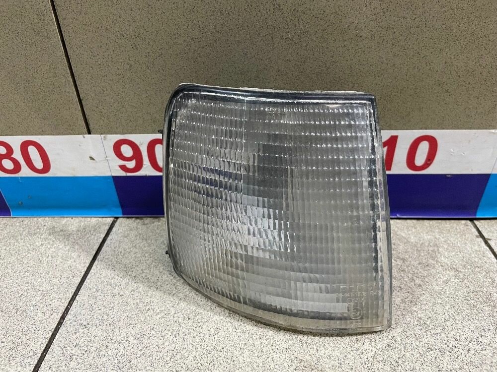 Указатель поворота правый VW Passat B3