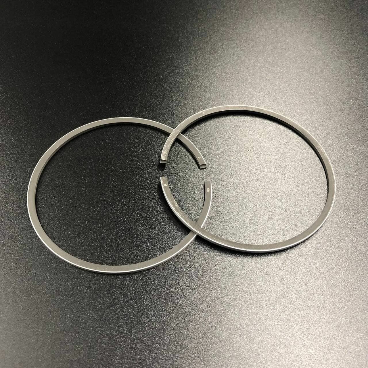 Кольца поршневые, комплект на один поршень Suzuki DT40 (0.50mm) (Omax)