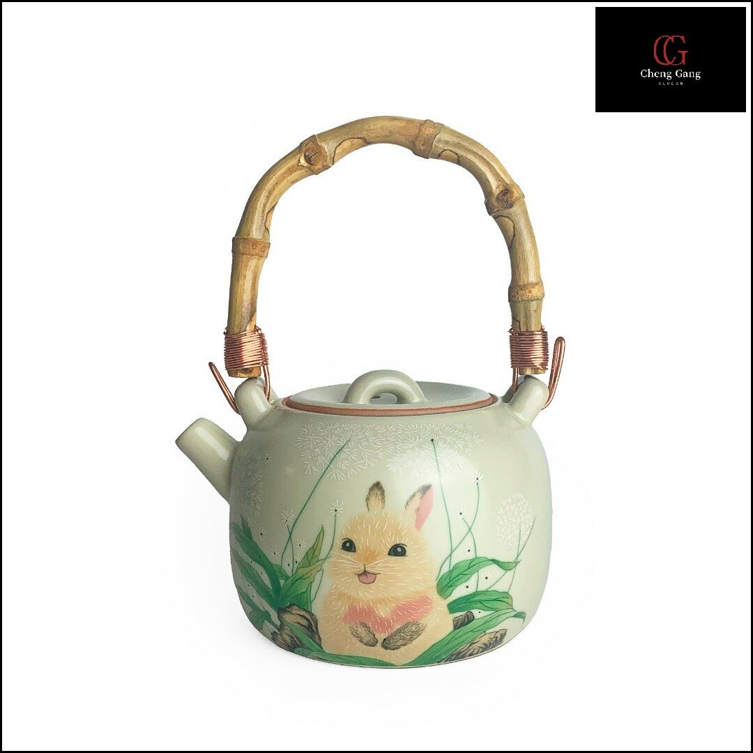 Эксклюзивный керамический чайник 210 мл с бамбуковой ручкой Кролик