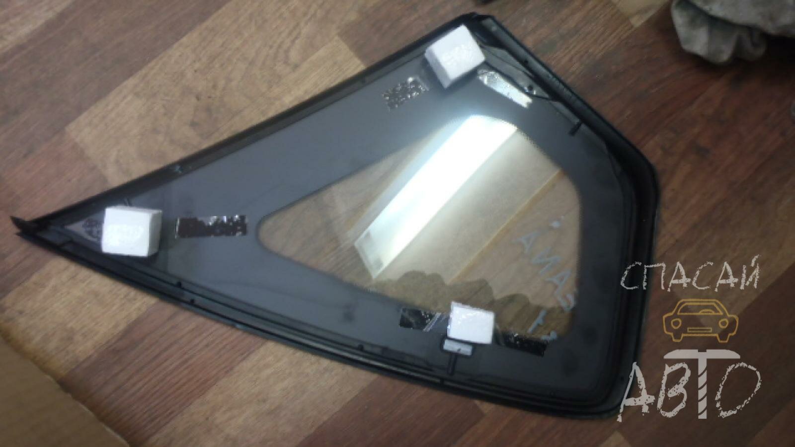 Стекло кузовное глухое левое Teana J31 Nissan 833019W50A