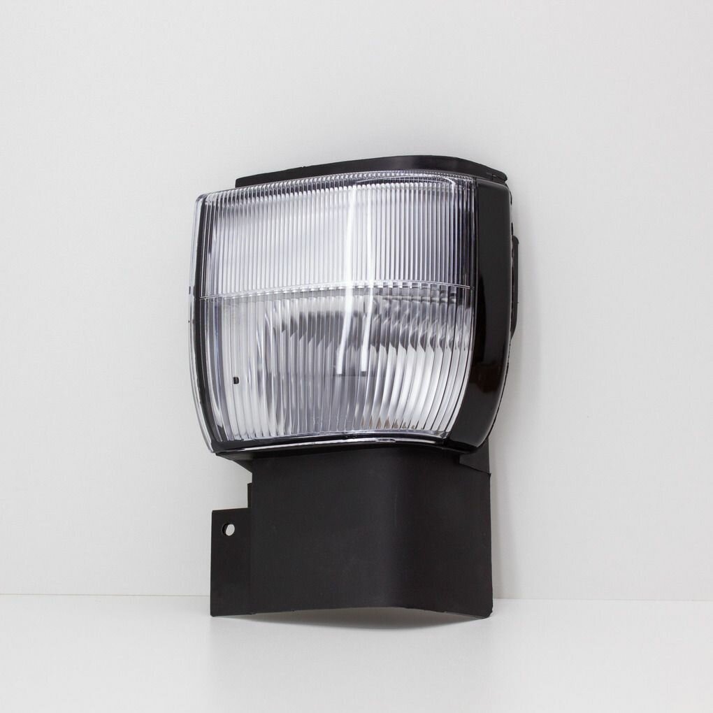 Габарит NISSAN DIESEL 1992-2004 г под фару 100-25465 5-10 тонн, левый, ZEVS