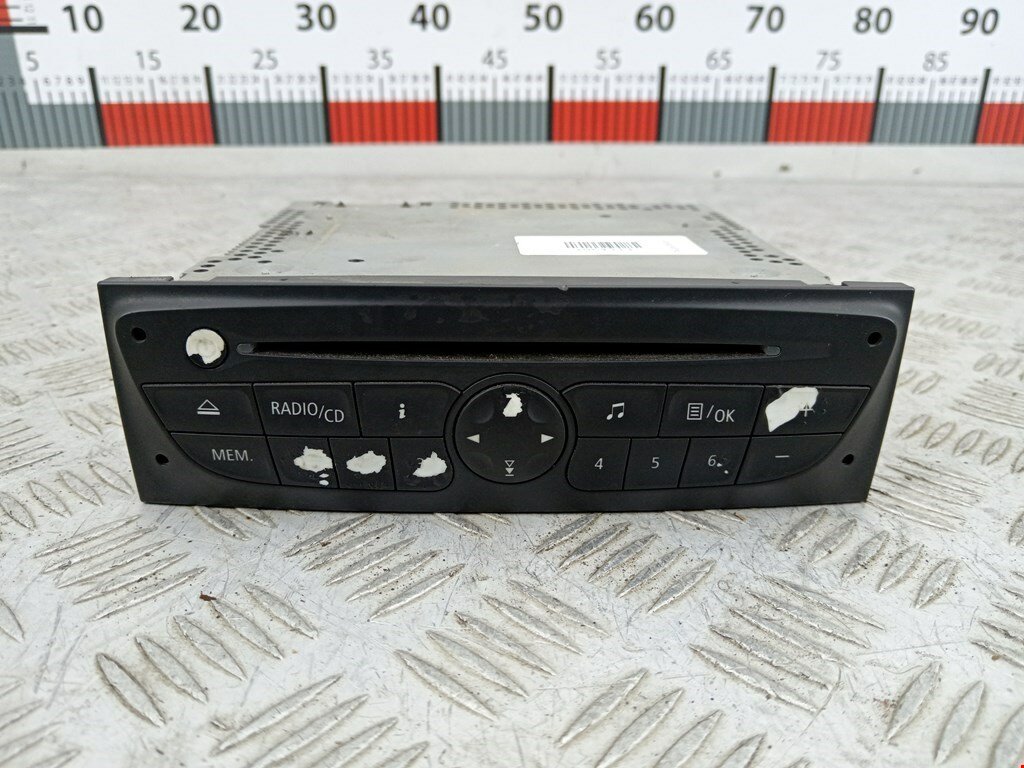 Магнитола Renault Clio 3 281153881R арт. 1954313