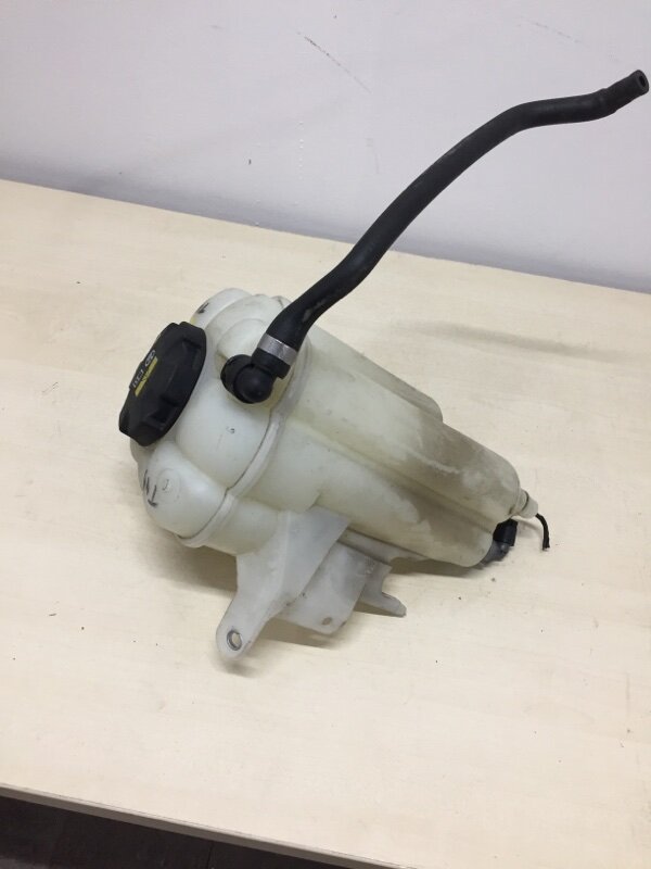 бачок расширительный BMW X5 30d F15 Ф15 17 13 8 630 170