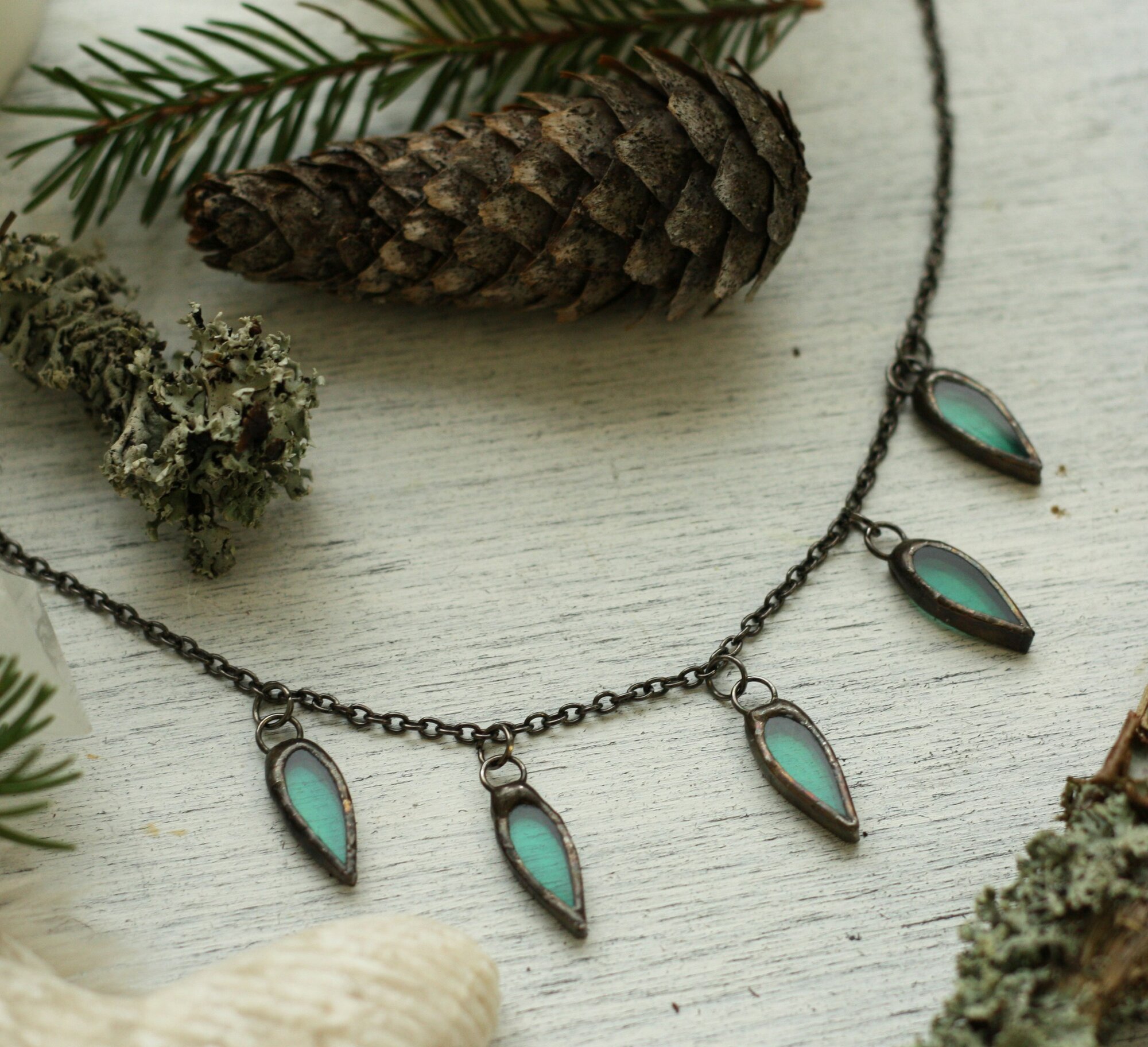 Колье, стекло