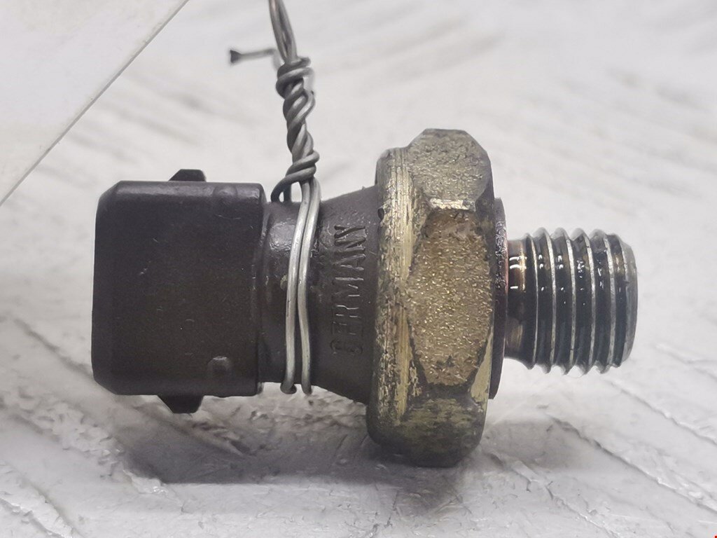 Датчик давления масла BMW 3-Series (E36) 12618611273 арт. 2066758