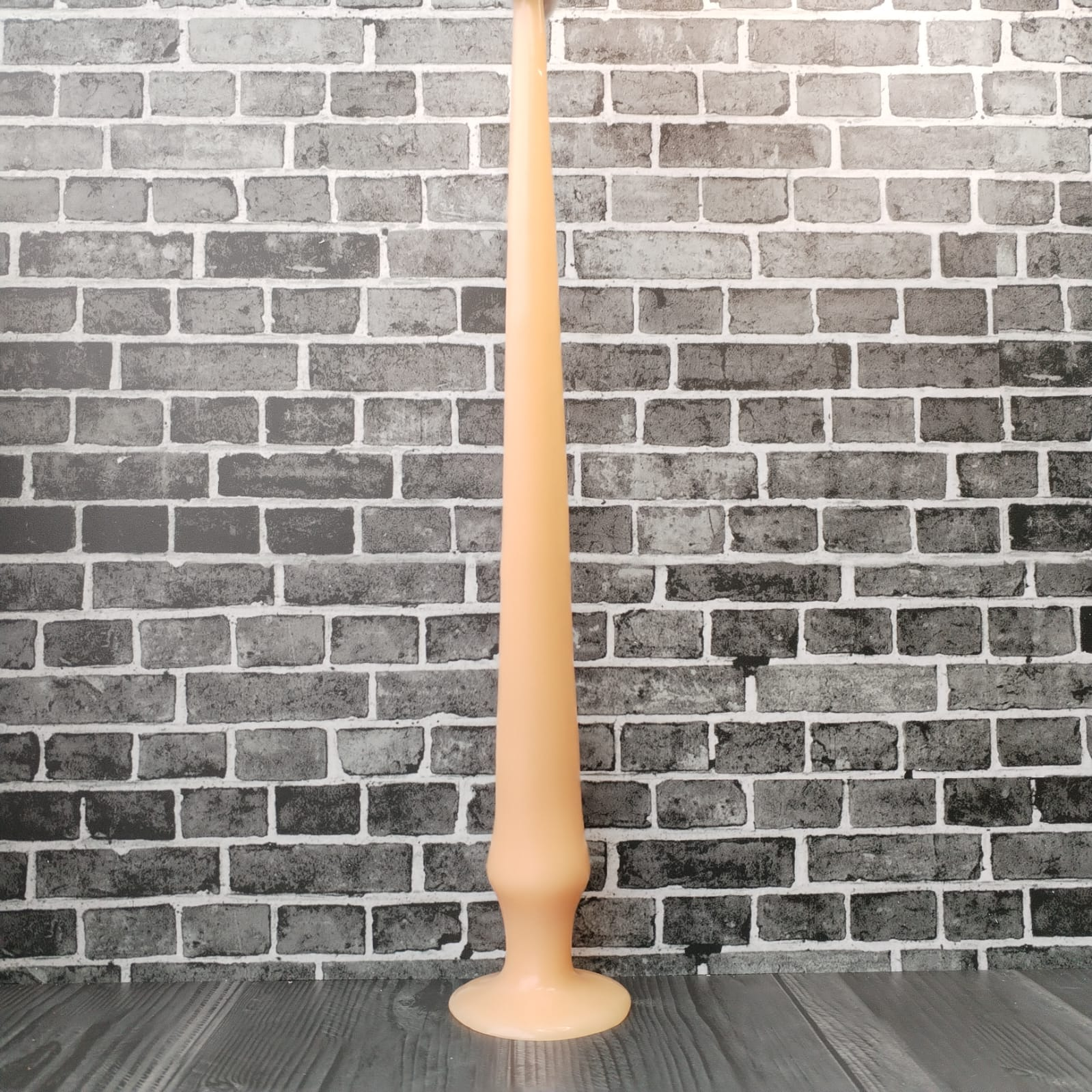 Фаллоимитатор на присоске / длинная анальная пробка