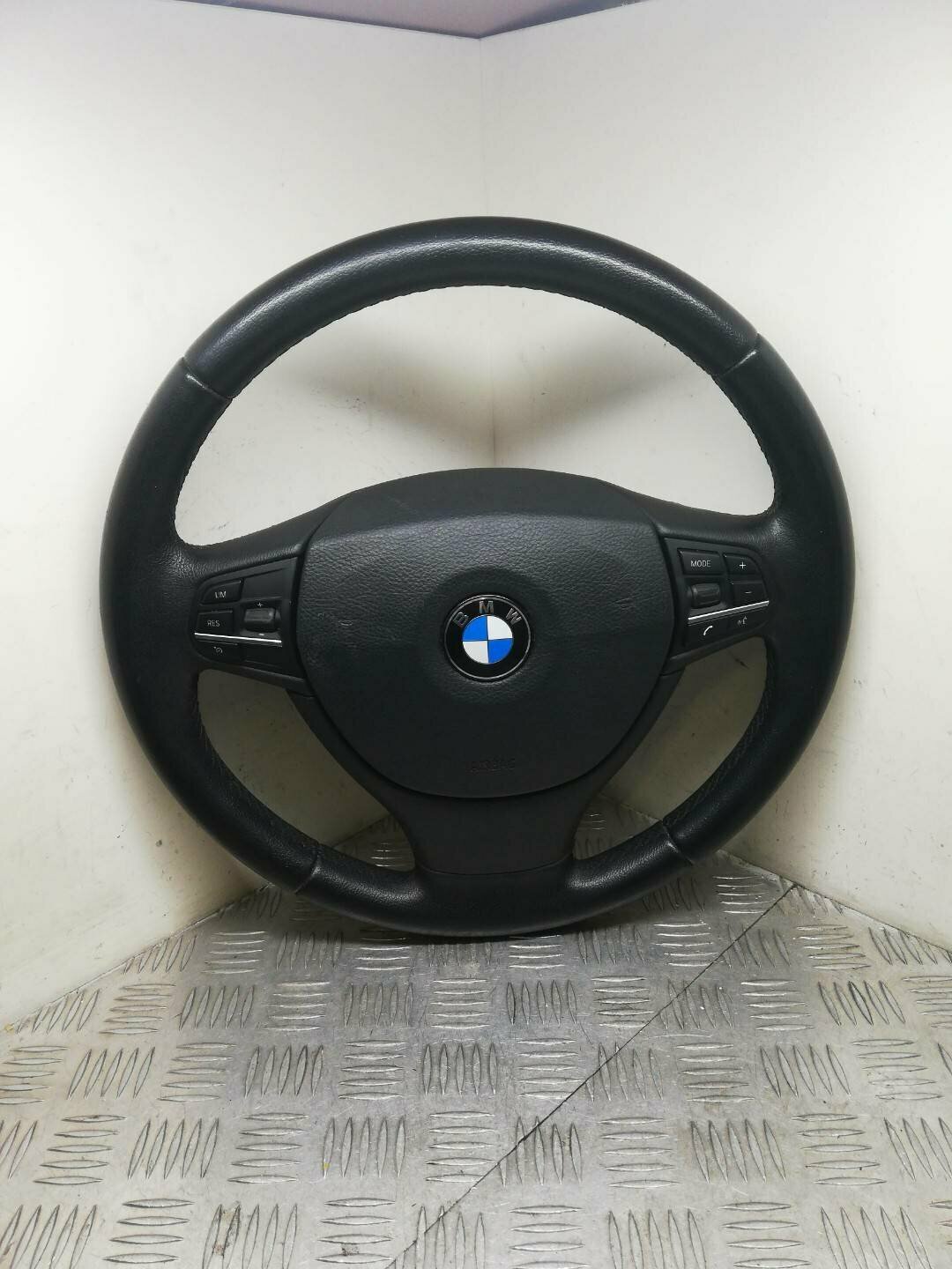 Руль для BMW 5 F10/F11/GT F07 [рестайлинг] 2.0 OEM 32336790886