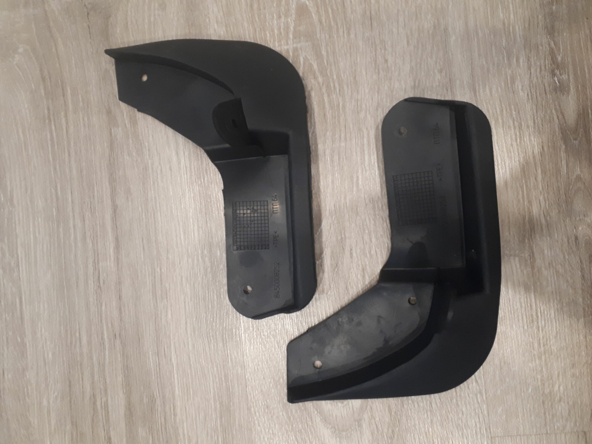 Брызговики передние Веста комплект