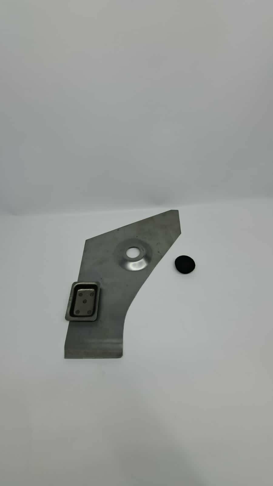 Передний поддомкратник (правый) ВАЗ 2108, 2109, 2113, 2114, 2115