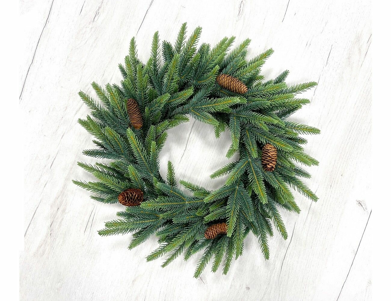 Хвойный венок с шишками, зелёный, хвоя - 100% РE, 45 см, Christmas Deluxe