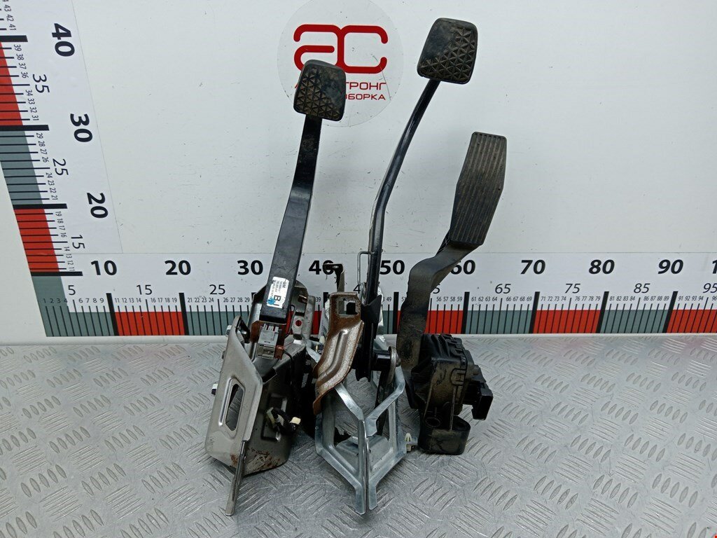 Педальный узел Opel Zafira B арт. 2111745