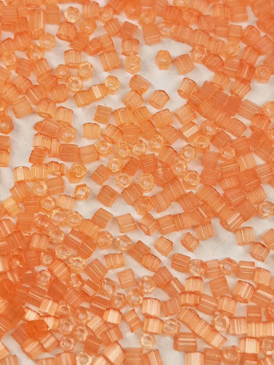 Чешский бисер, рубка -10/0 (1,9 мм) 05184 персиковый