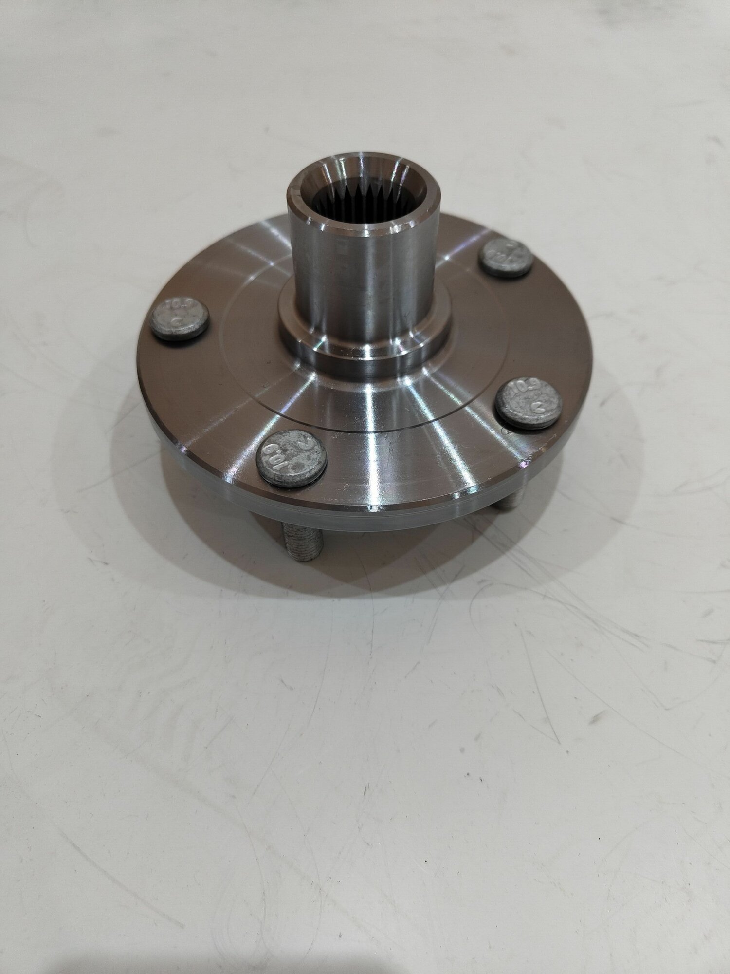 Ступица передняя Chery Indis [1.3 16V 5MT хетчбэк] S18D3001015