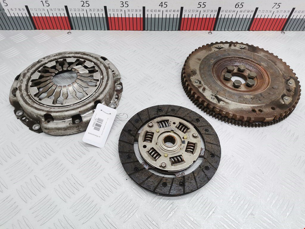 Маховик (демпфер сцепления) Renault Modus 8200498703 арт. 1813665