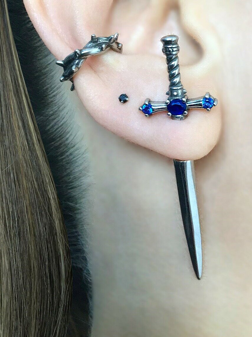 Моносерьга, славянский оберег, фианит, искусственный камень, металл