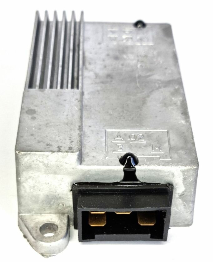 Коммутатор на мотоцикл "Минск" "Восход" и Мопед 12В 65Вт (262)