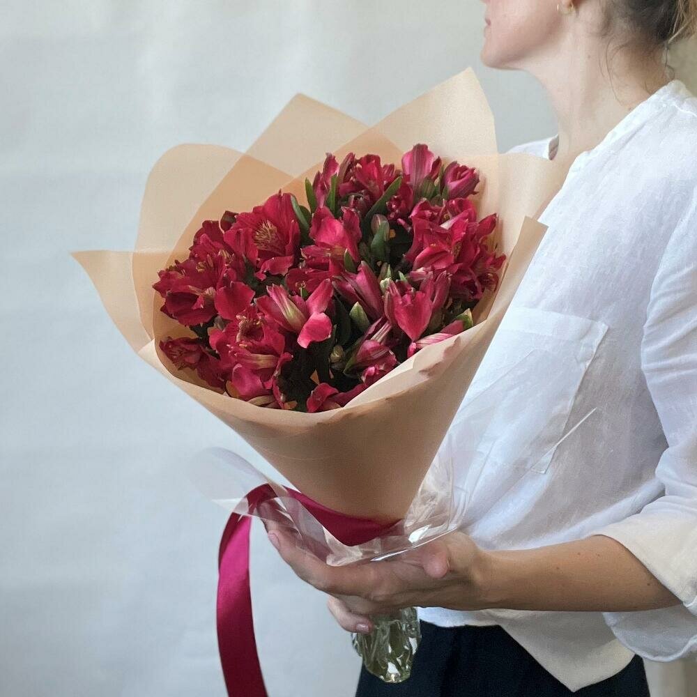 Монобукет "Стойкая альстромерия", альстромерии красного от Leafs Studio