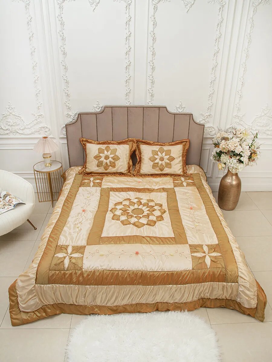 Покрывало на кровать 240х260 и 2 наволочки 50х70 Patchwork