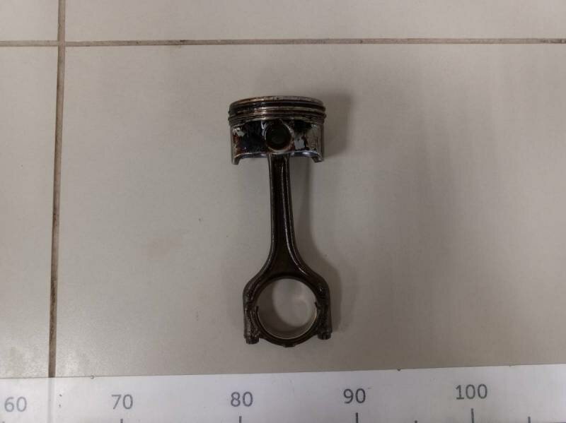 Поршень с шатуном Skoda Rapid 2012-2020 кат.номер: 04E107065FD 04E198401D