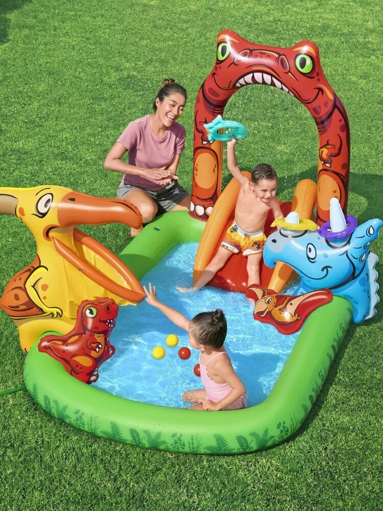 Игровой центр с бассейном