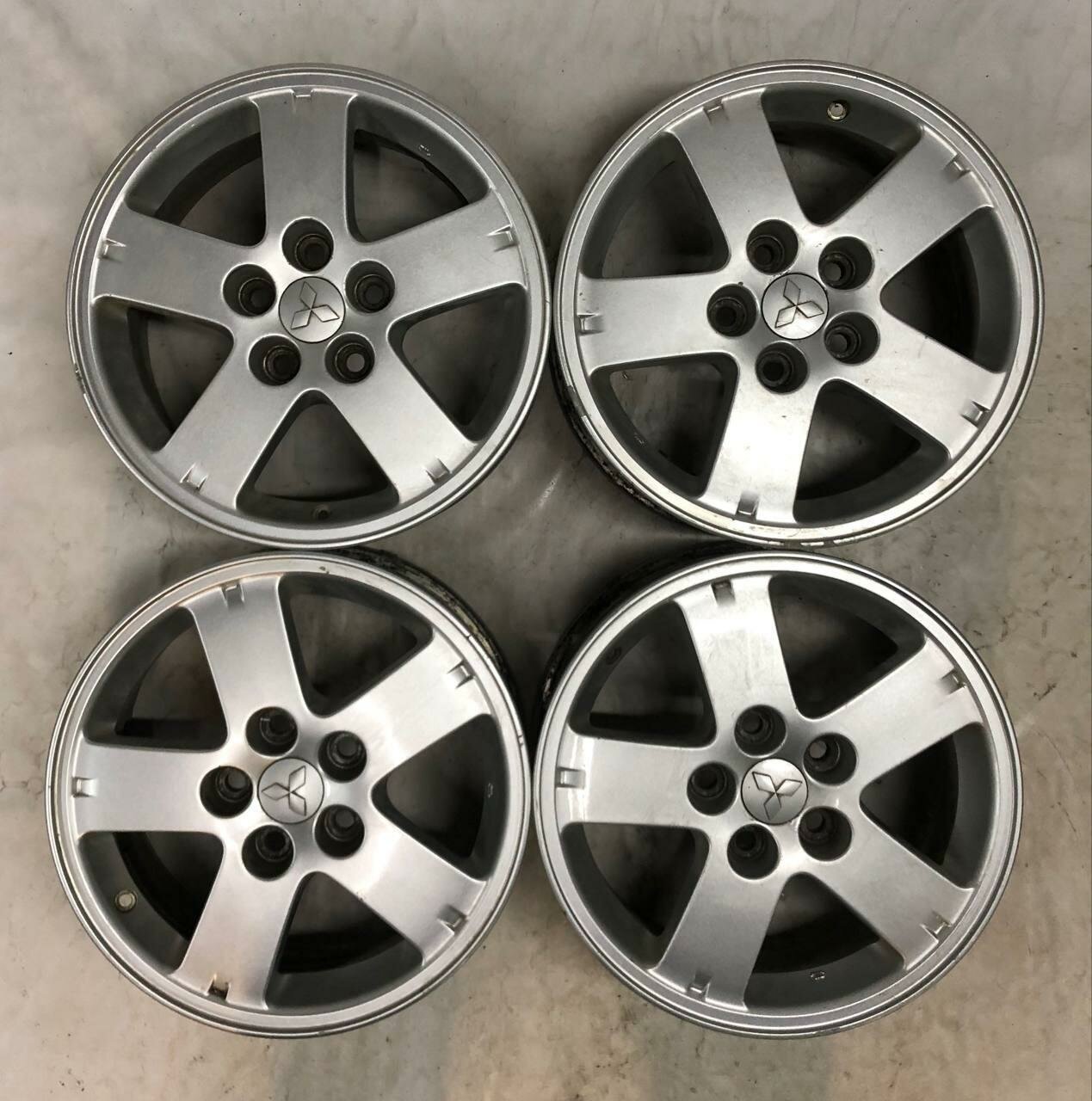 Колесные диски Mitsubishi 16x6.5 PCD 5x114.3 D67.1 ET38 (оригинал)