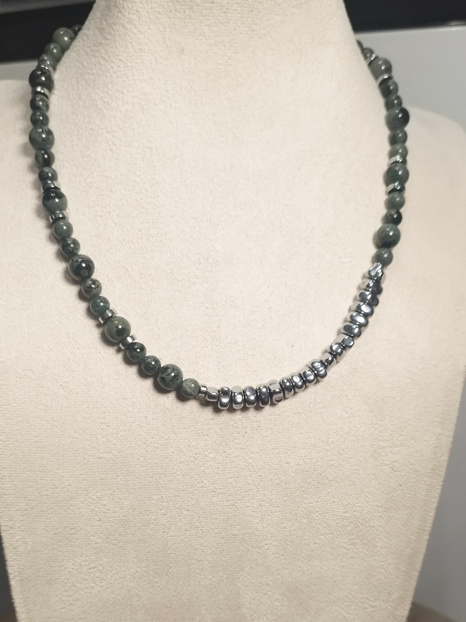 Бусы, гематит