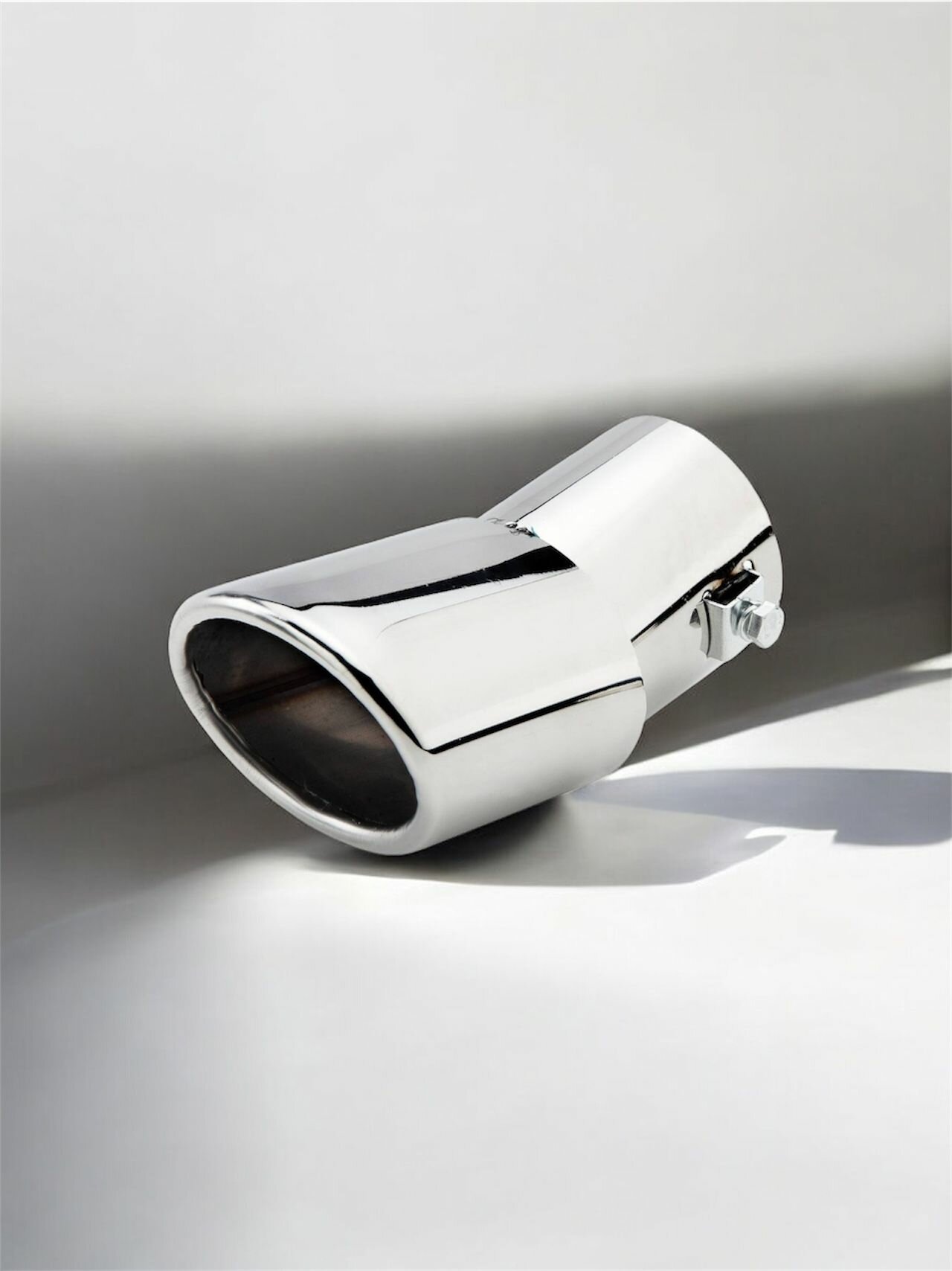 Насадка на глушитель универсальная 35-60 мм, угол 30, нержавеющая сталь, скошенная, с болтами крепления, хром