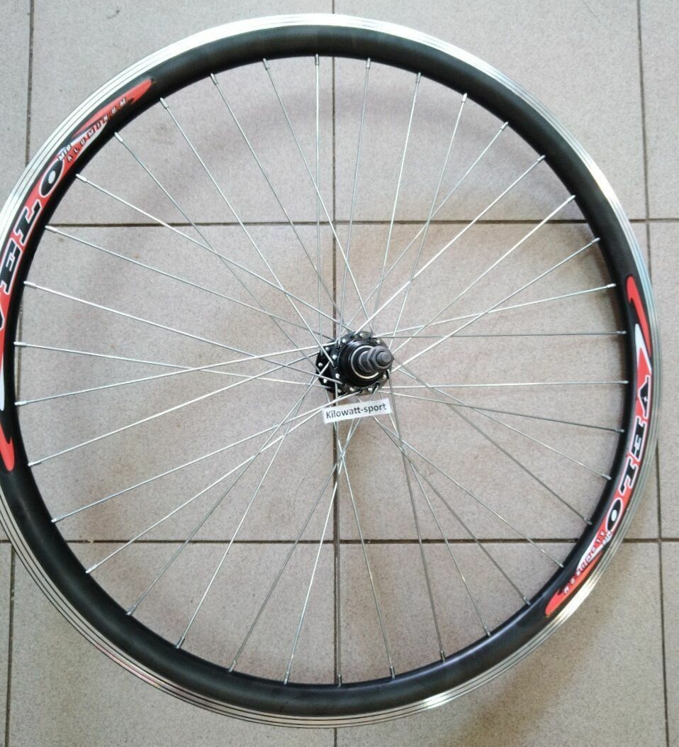 Колесо 26" заднее, гайки, V-тормоз, под трещотку, двойной обод