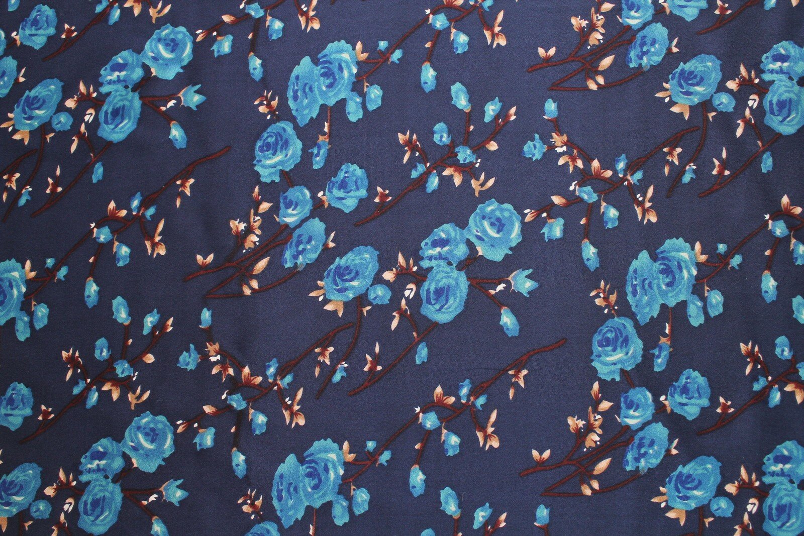 Ткань Шёлк-атлас Blumarine сине-голубые цветы на тёмно-синем фоне, ш138см, 0,5 м