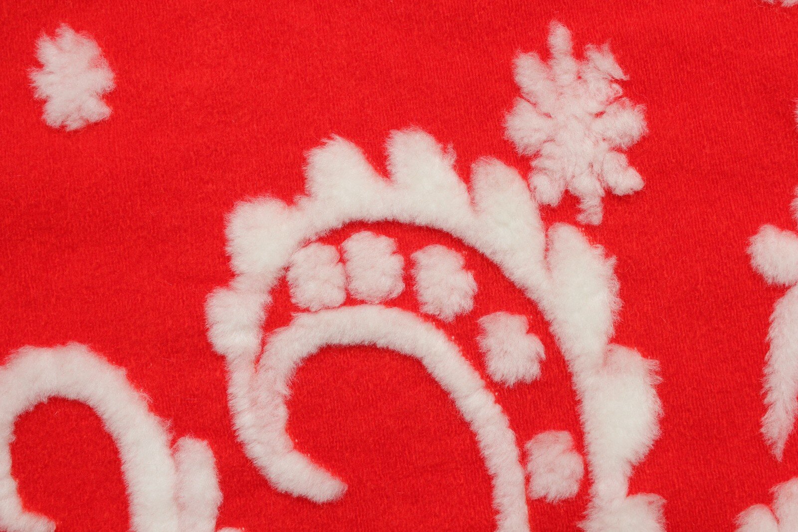 Ткань Мех искусственный: белые снежинки на ярко-красном поле с каймой, ш148см, 0,5 м