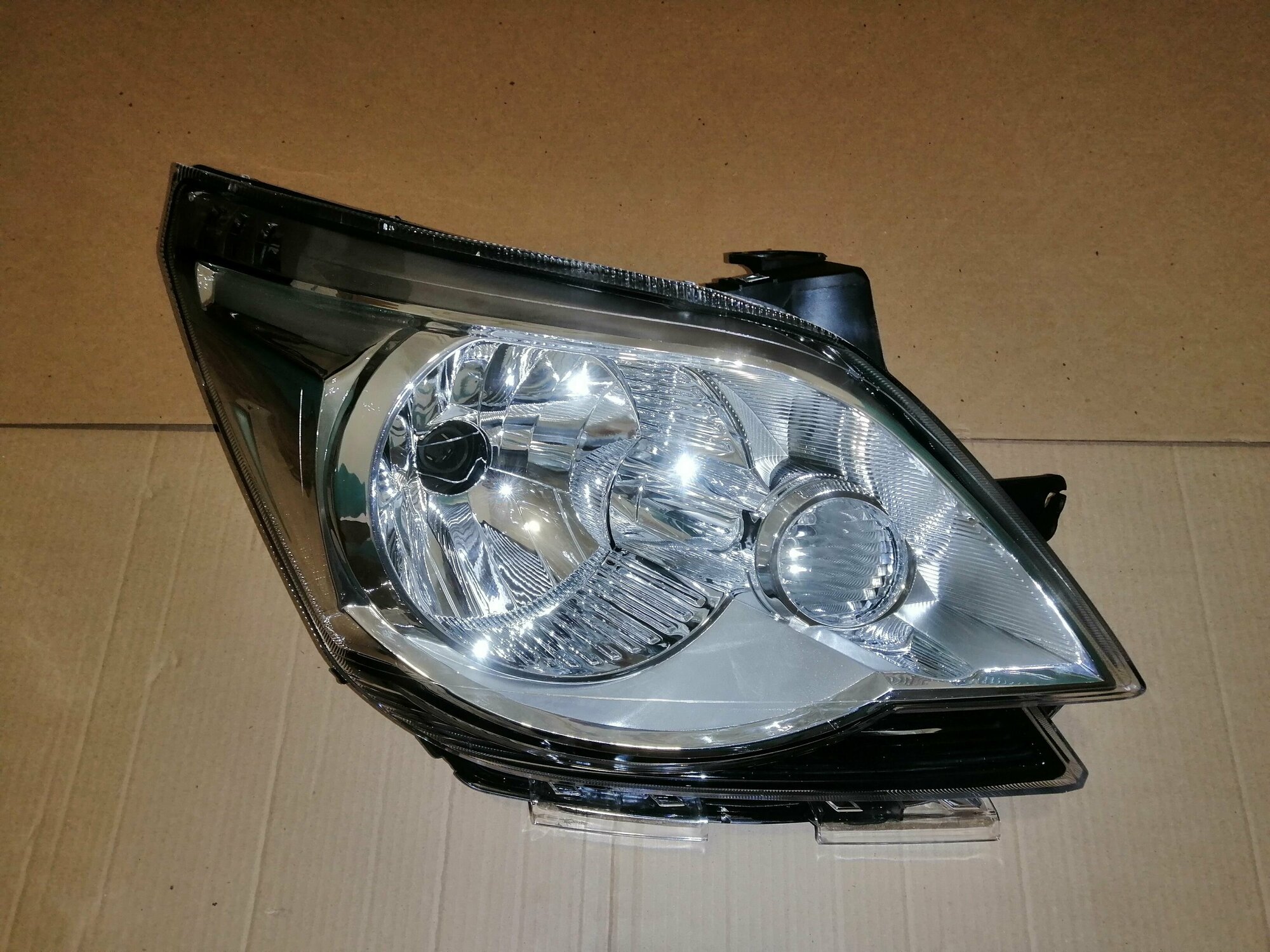 Правая фара шевроле кобальт CHEVROLET COBALT RAVON R4N механический корректор