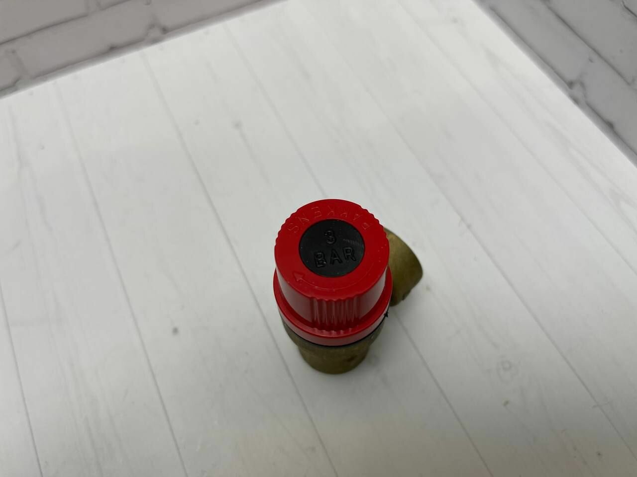 87174010120 Предохранительный клапан 3bar Buderus 871740101203