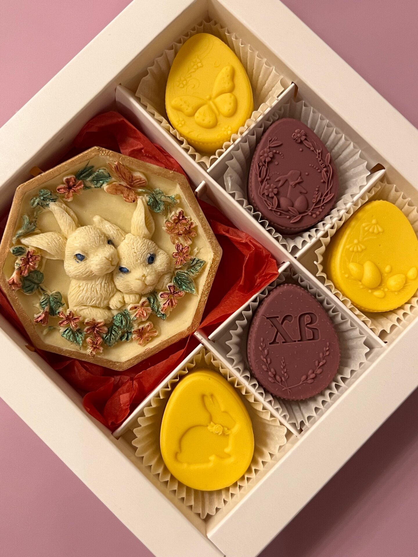 Шоколадные яйца "Набор №52- 5 яйц и кролики", белый шоколад, ручная работа